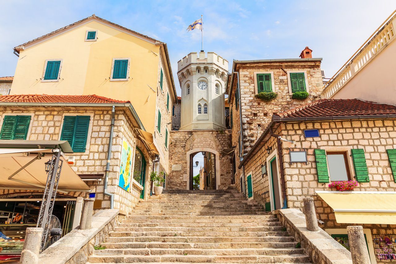 Kompletan vodič za letovanje u Herceg Novom - Putno zdravstveno osiguranje