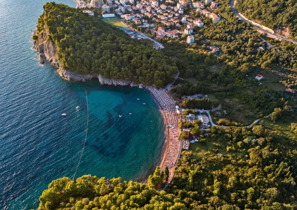 Kompletan vodič za letovanje u Crnoj Gori 2024 - Putno zdravstveno osiguranje